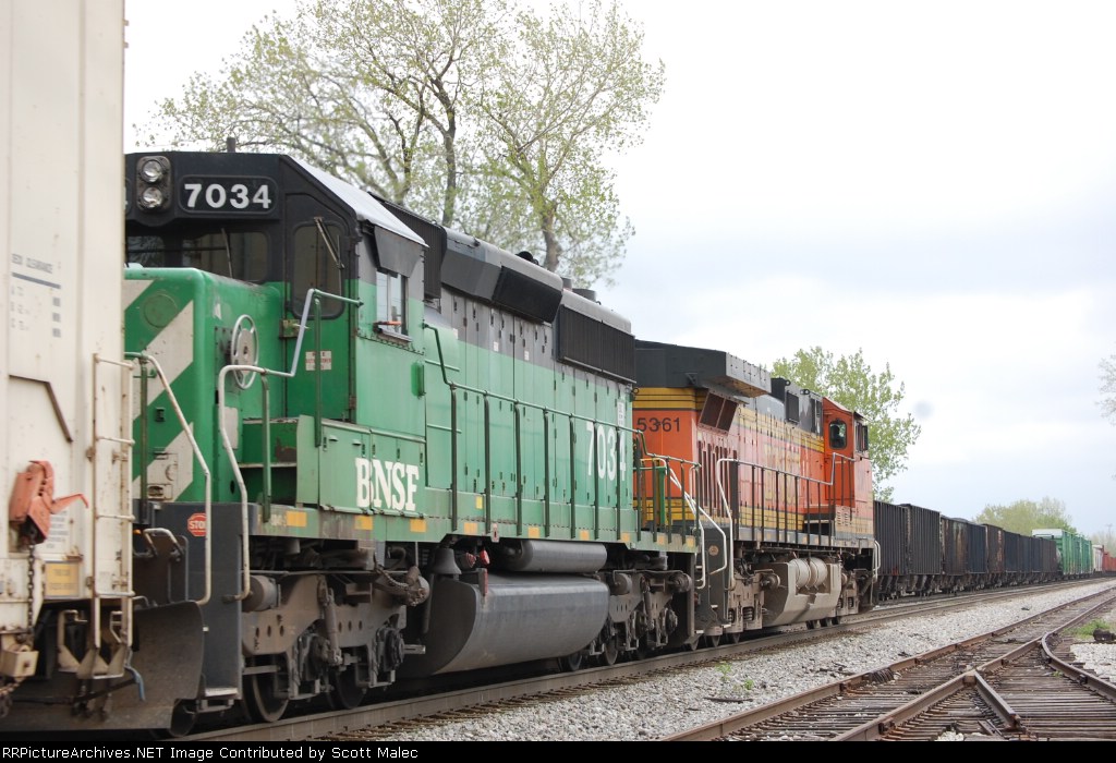 BNSF 7034